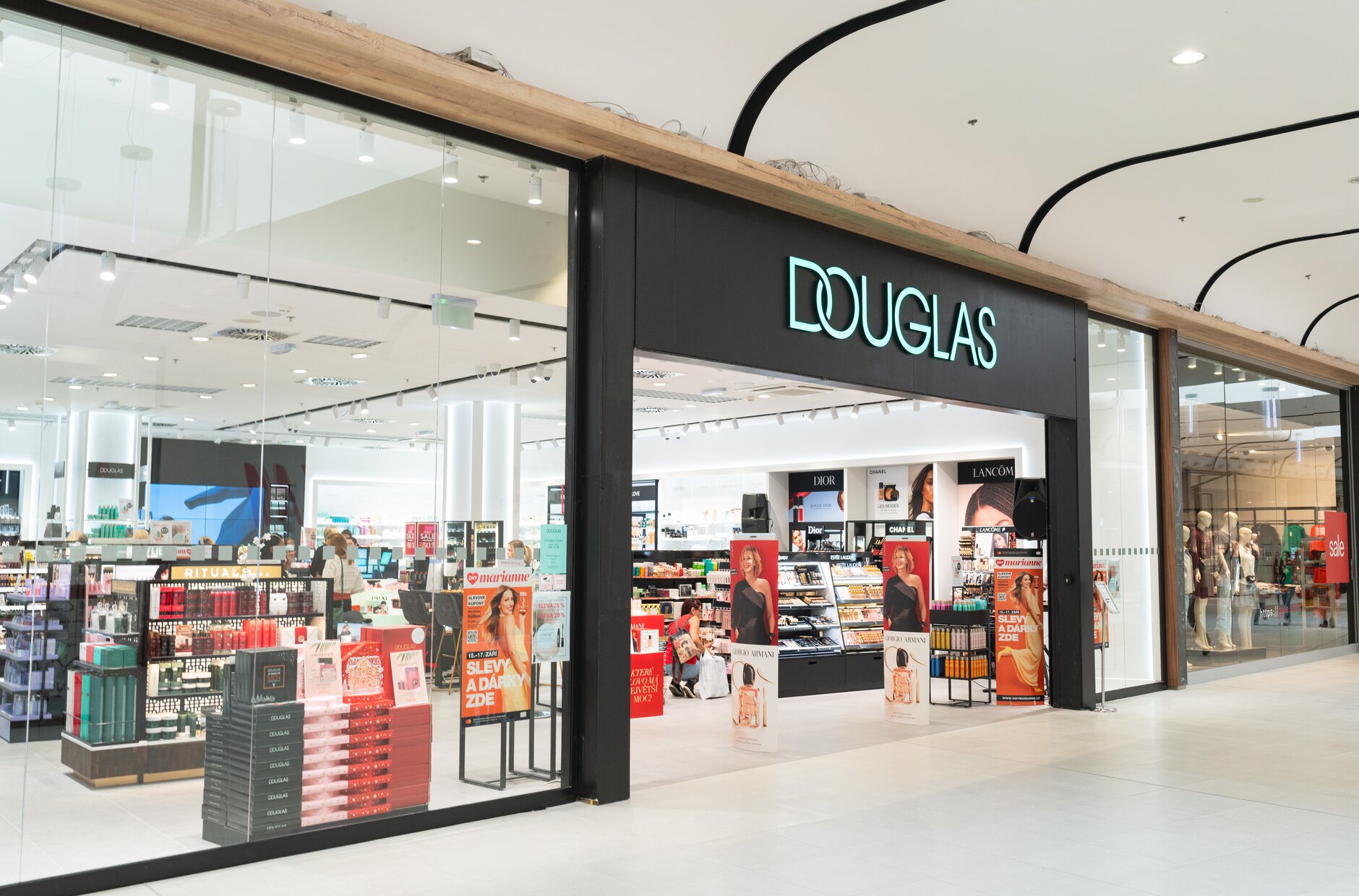 Douglas | OC Nisa Liberec